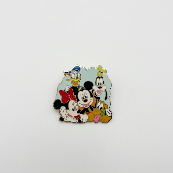Disney | Jewelry | 208 Disney Fab 5 Pin | Poshmark